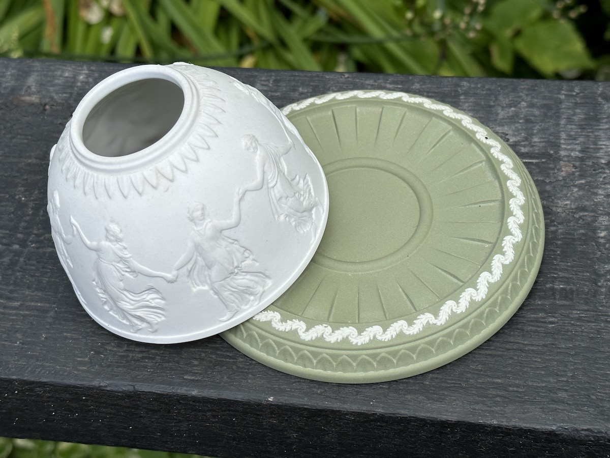 WEDGWOOD ‘Lithophane’ Jasperware Tea Light Holder - The Antiques ...